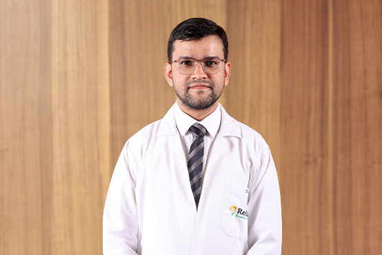 Dr. Vivek Jain – Critical Care Consultant in Mumbai | Sir H. N. Reliance Foundation Hospital